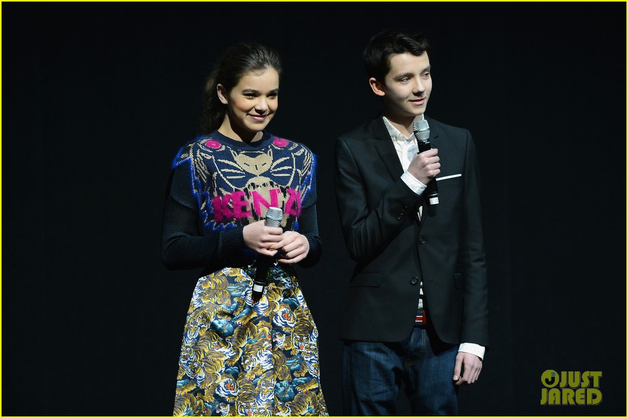 Hailee Steinfeld & Isla Fisher: CinemaCon Cuties!: Photo 2853207 | Asa ...