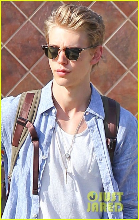 Vanessa Hudgens & Austin Butler: Back From Vegas: Photo 2860390 ...