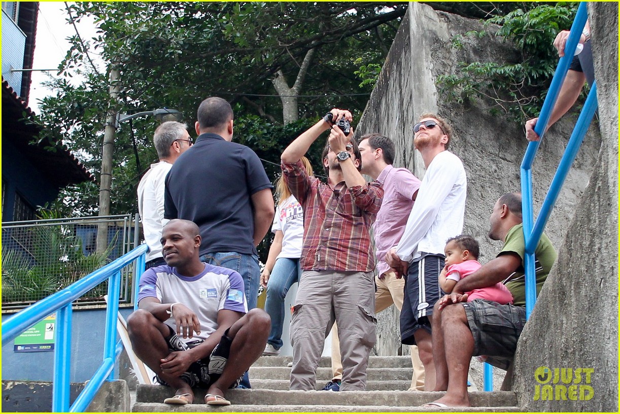Bradley Cooper Visits Santa Marta Favela with Ed Helms: Photo 2880847 ...
