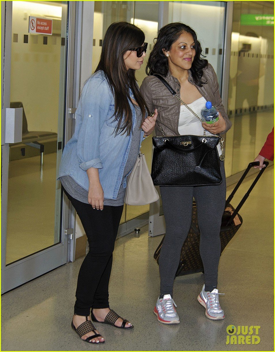 Kim Kardashian Tries Fish Pedicure & Freaks Out! (Video): Photo 2862360 ...