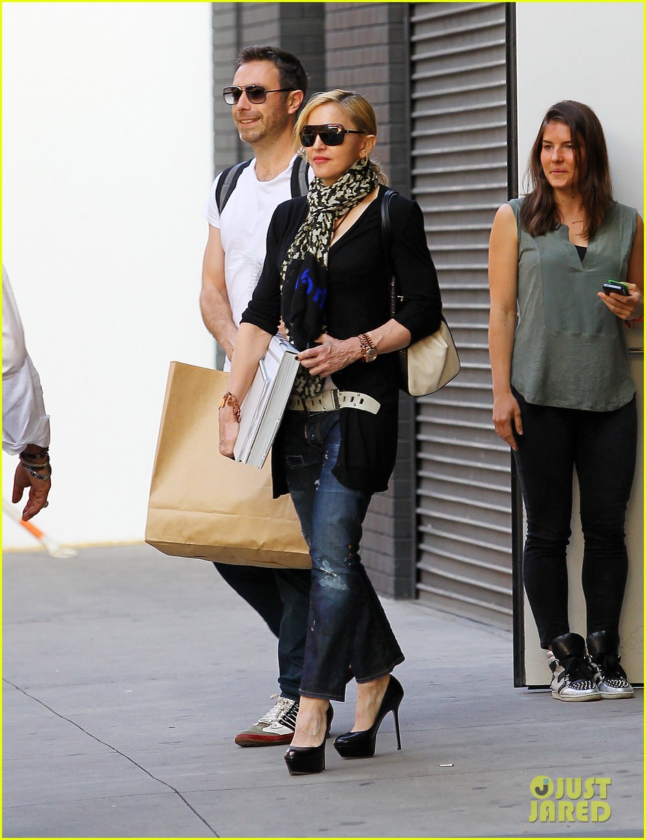 Madonna's Driver Helps Her Walk on Cobblestone Street!: Photo 2881335 ...