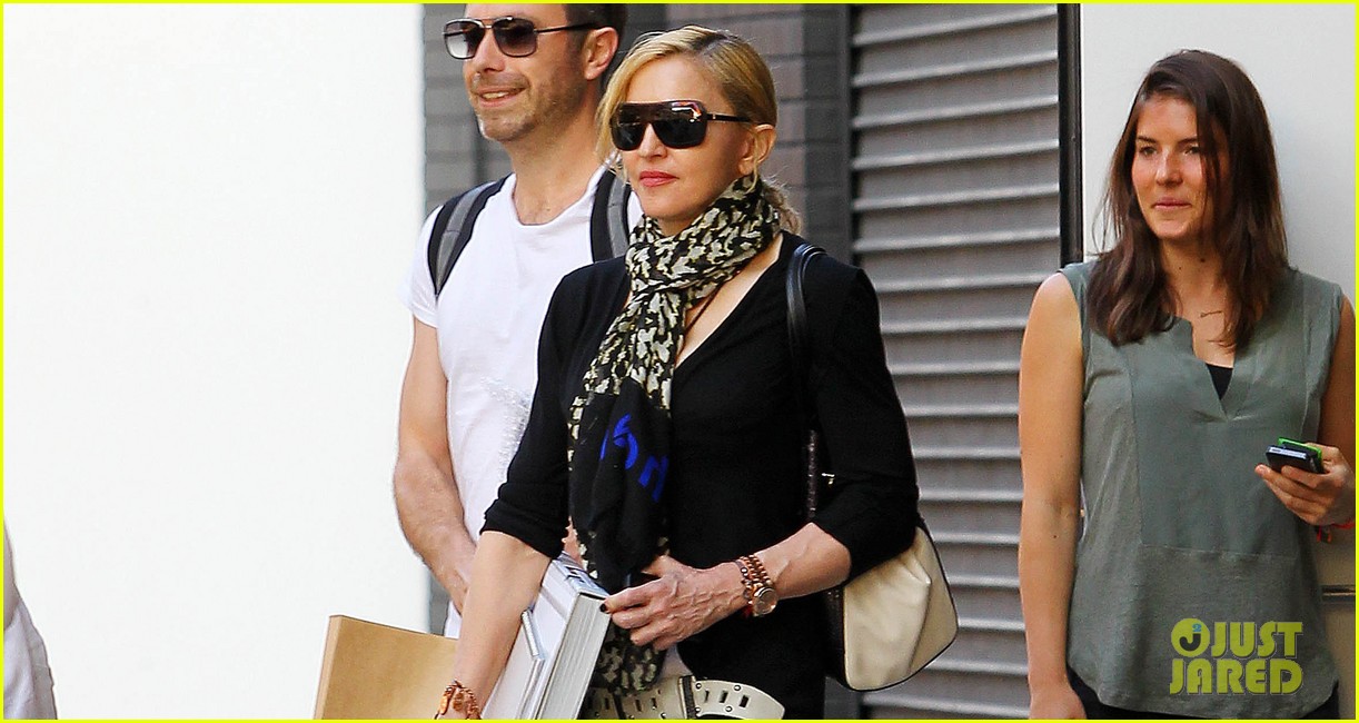 Madonna's Driver Helps Her Walk on Cobblestone Street!: Photo 2881338 ...