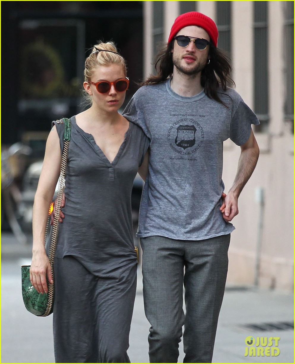 Sienna Miller & Tom Sturridge: Family Meet Up with Marlowe!: Photo ...