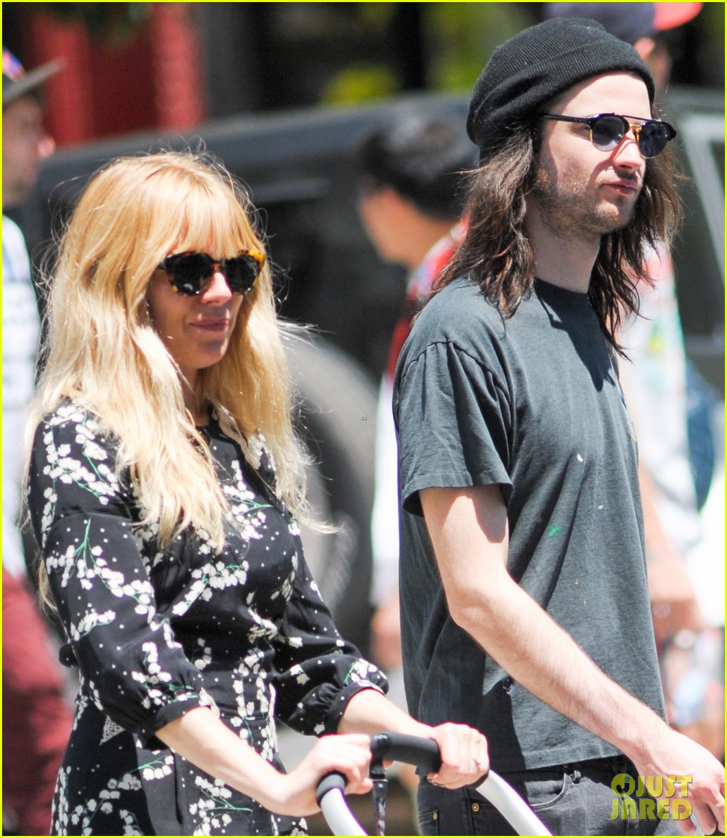 Sienna Miller & Tom Sturridge: Family Meet Up with Marlowe!: Photo ...