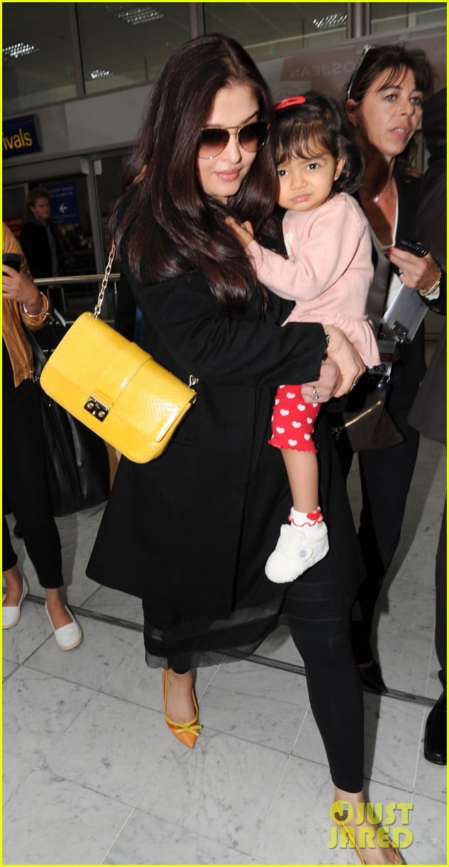 Aishwarya Rai & Daughter Aaradhya Arrive at Cannes!: Photo 2872309 ...