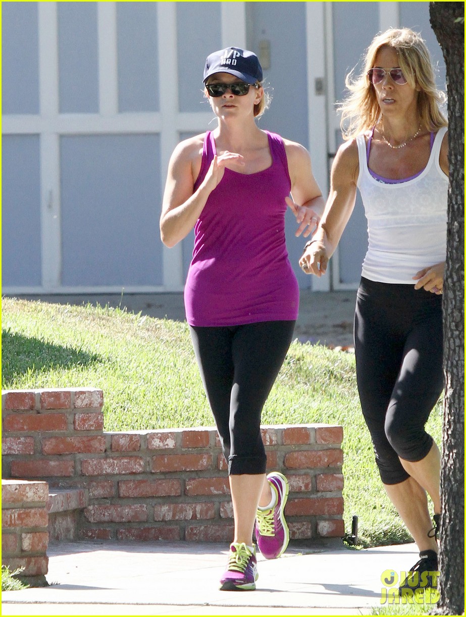 Reese Witherspoon Keeps it Fit with Daily Brentwood Workouts!: Photo ...