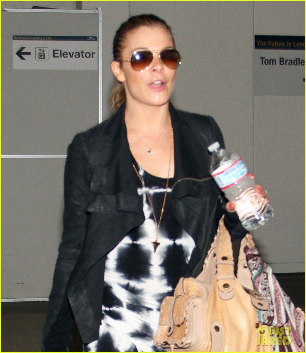 LeAnn Rimes Celebrates Cinco de Mayo with Mexican Food: Photo 2864739 ...