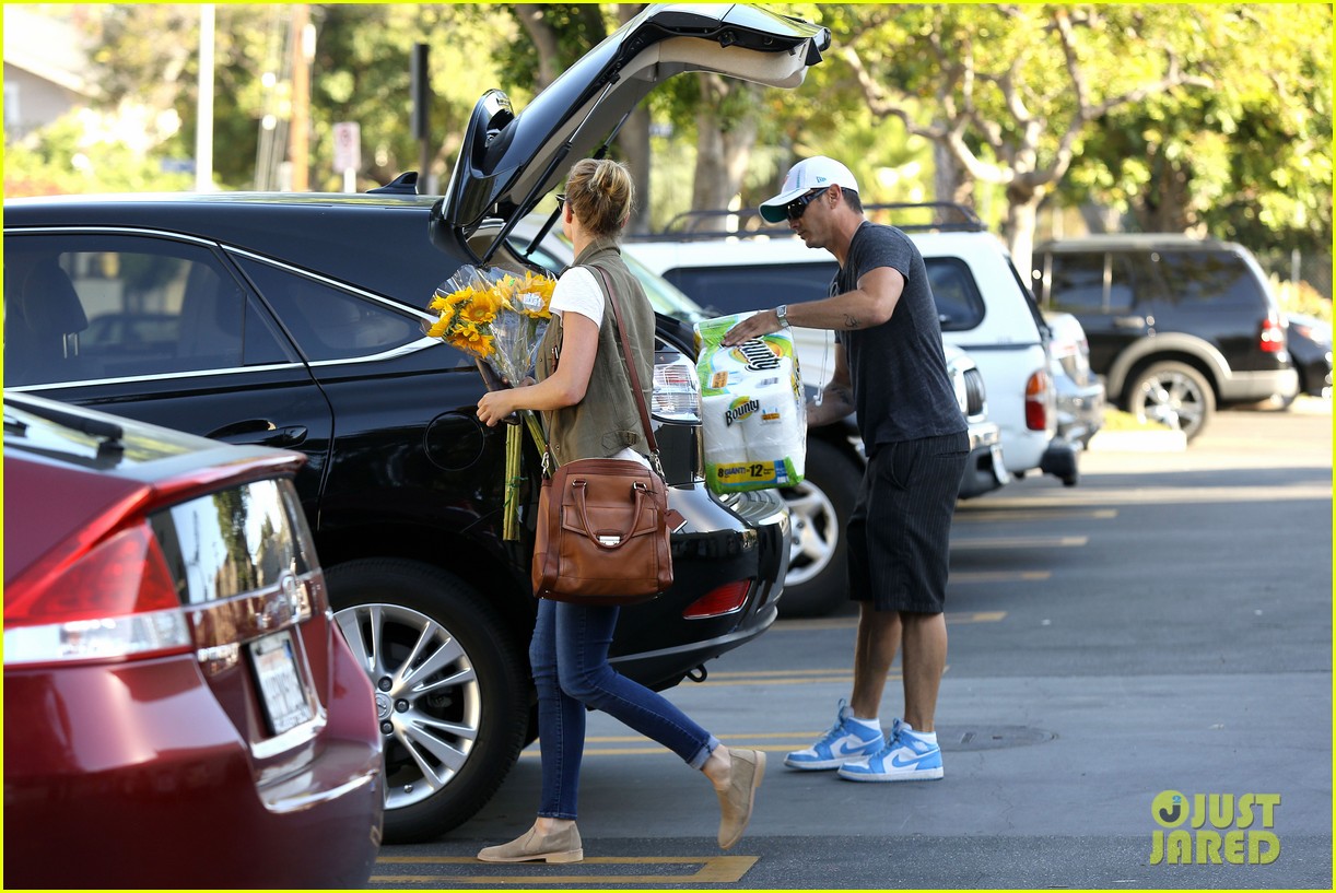 Emily VanCamp: Back from Philippines Beach Vacation!: Photo 2880624 ...