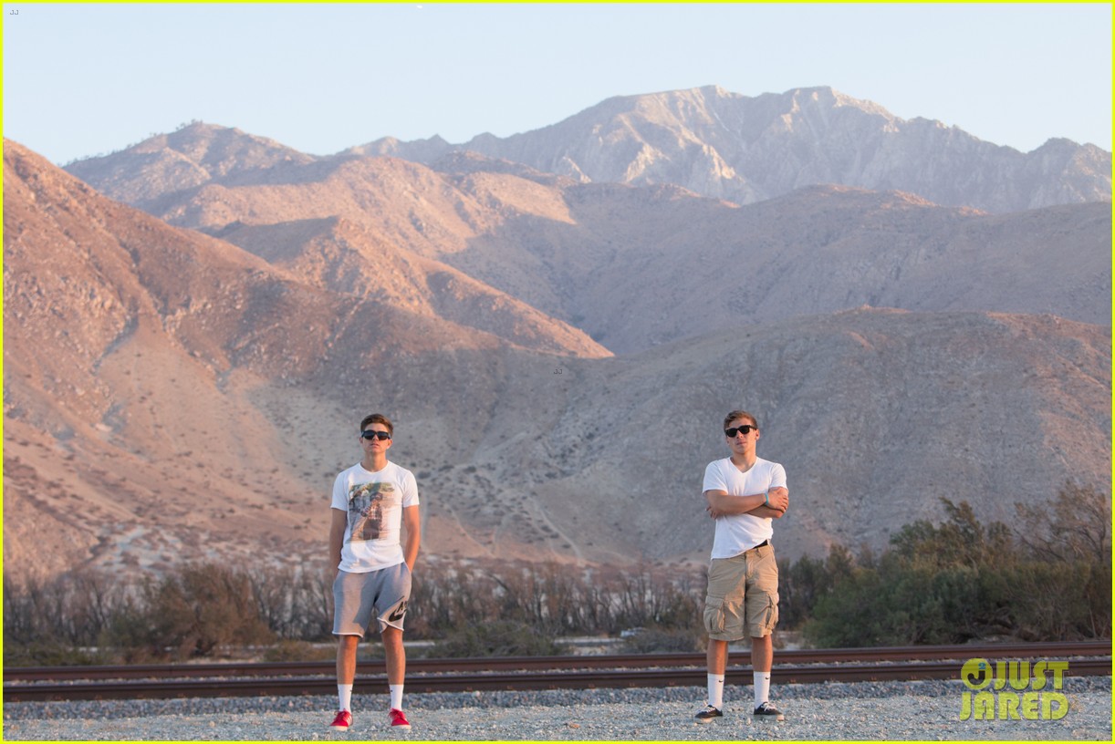 '@SummerBreak' Exclusive Cast Photos!: Photo 2889668 | Exclusive Photos ...