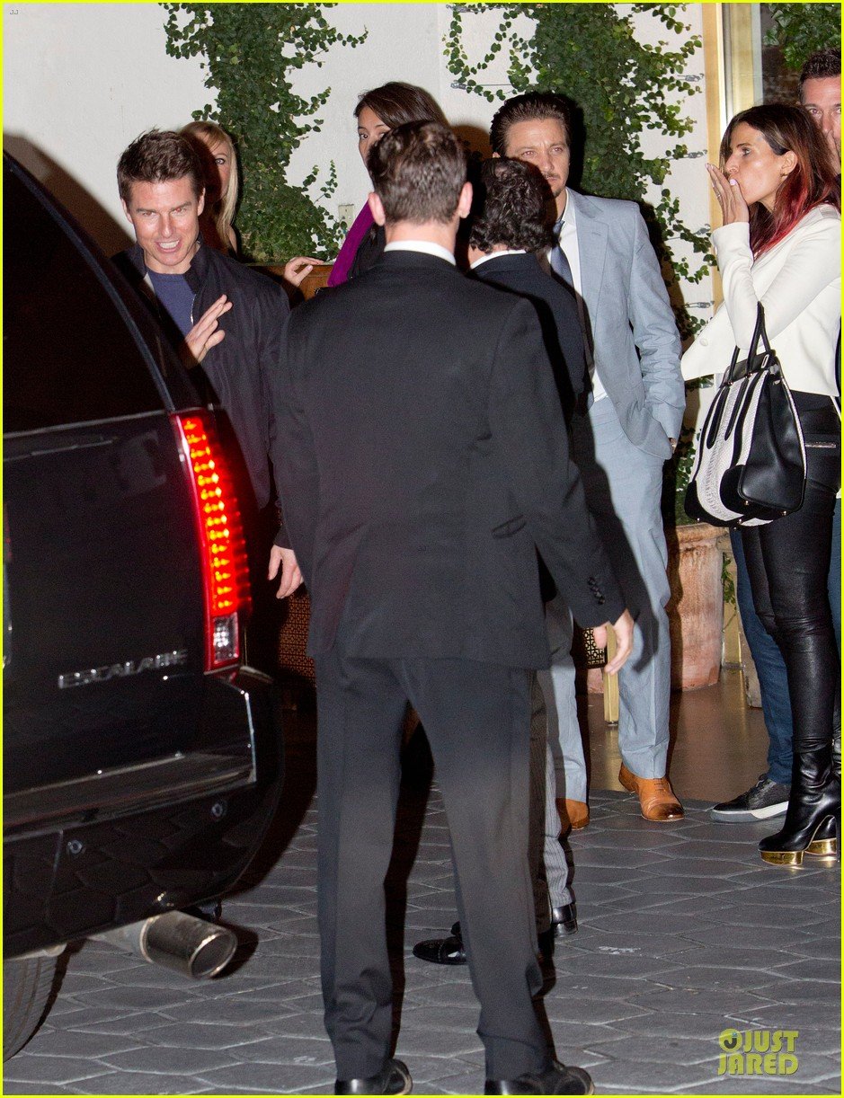 Tom Cruise & Jeremy Renner: Sunset Towers Hotel Dinner Duo!: Photo ...
