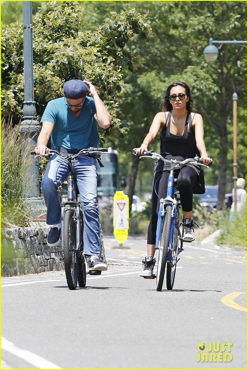 Leonardo DiCaprio: New York City Bike Ride with Emily Mace!: Photo ...