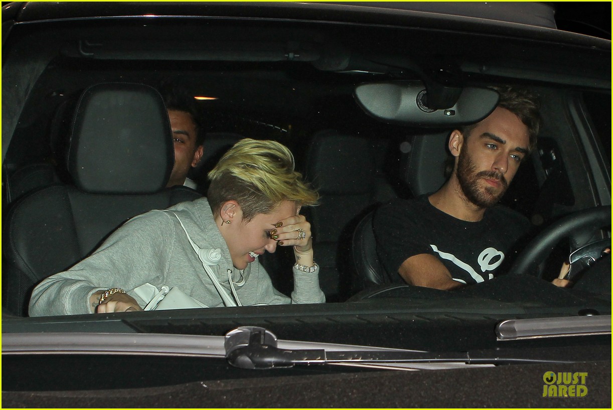 Miley Cyrus: Late Night Doctor's Appointment!: Photo 2894877 | Miley ...