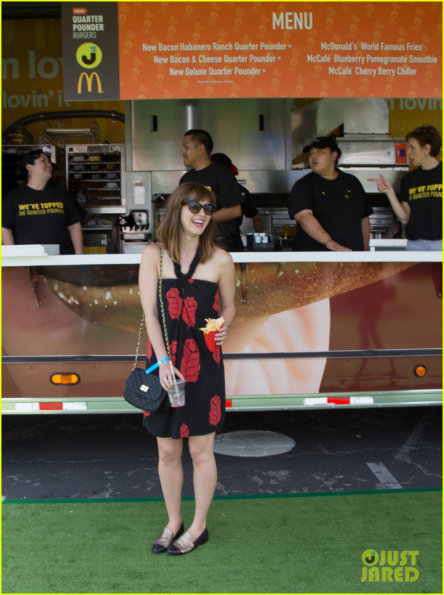 Maika Monroe & Michael B. Jordan: Just Jared's Summer Kick-Off Party ...