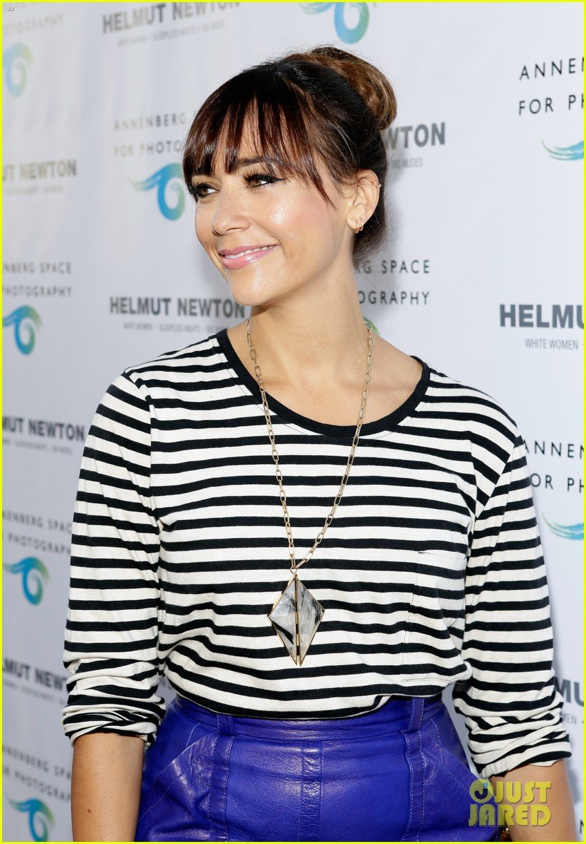 Rashida Jones & Mandy Moore: Helmut Newton Exhibit!: Photo 2899816 ...