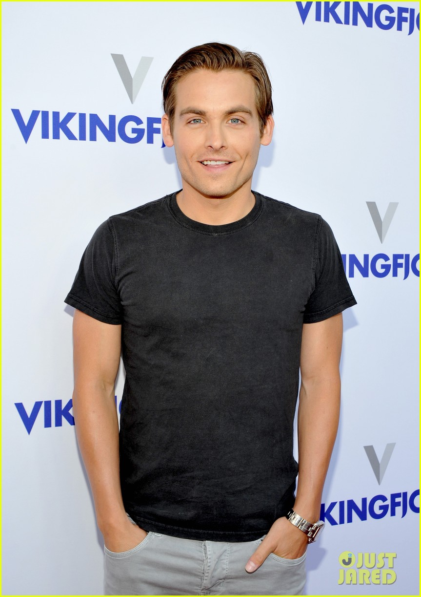 Ellen Pompeo & Kevin Zegers: Children Mending Hearts Style Sunday ...