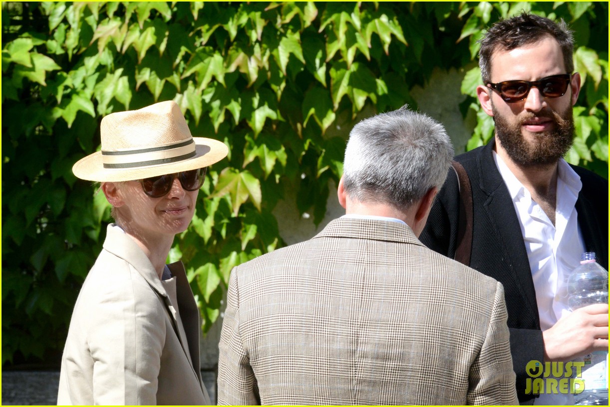 Tilda Swinton & Sandro Kopp Hold Hands in Venice: Photo 2882564 ...