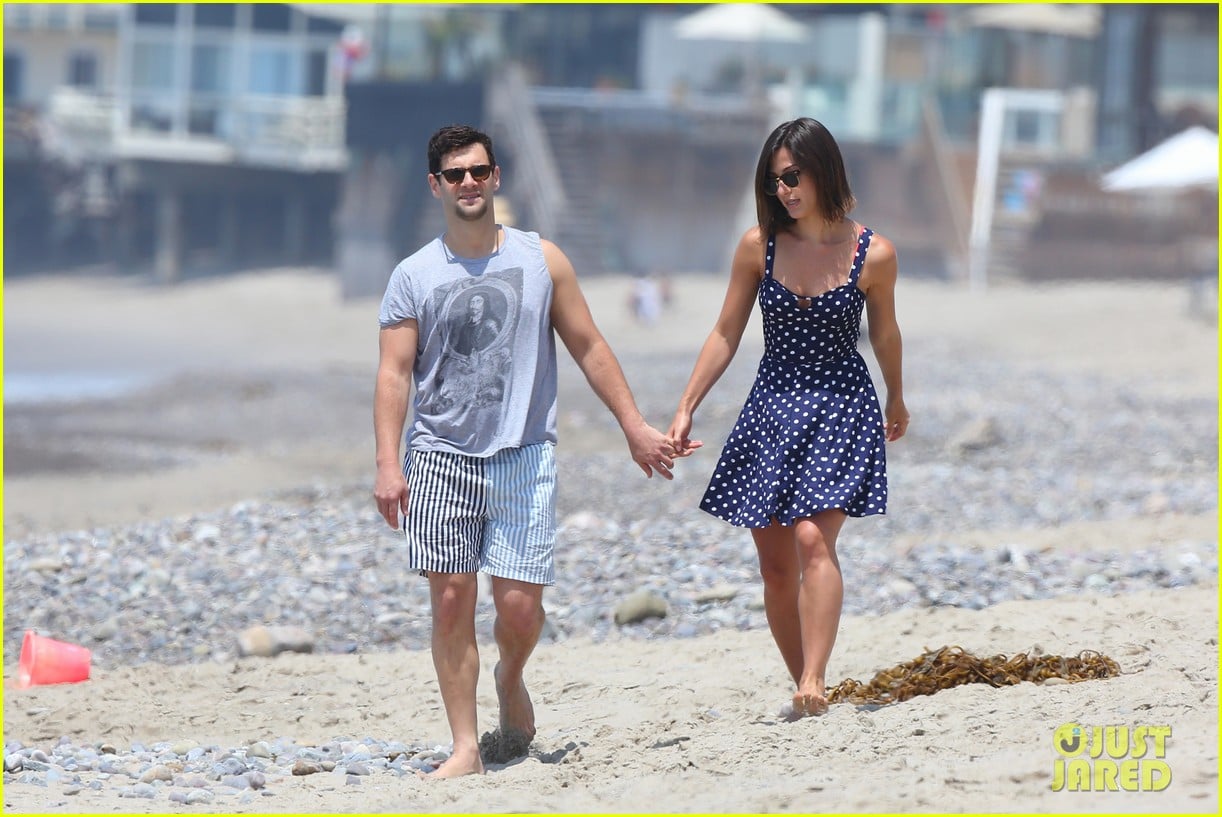 Justin Bartha Strolls with Lia Smith, Meets Up with Jim Toth!: Photo ...