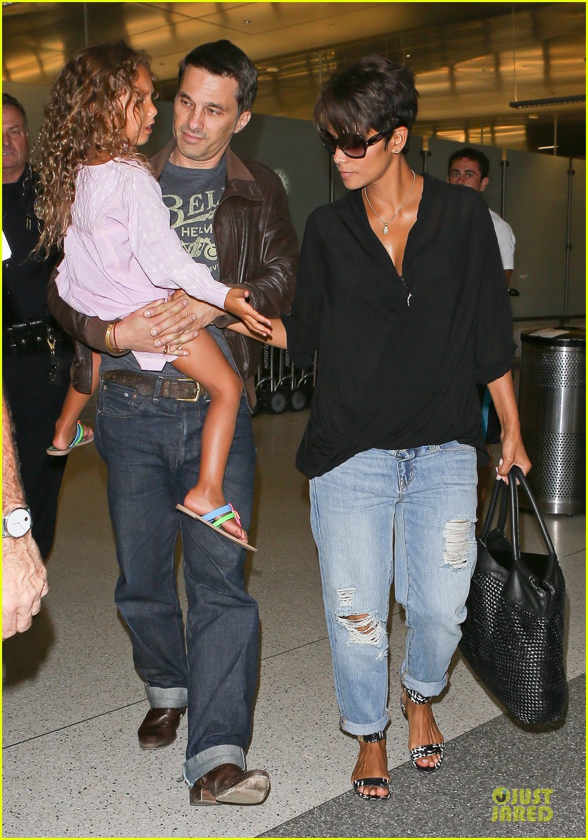 Halle Berry: 'Mother' Star & Producer!: Photo 2906848 | Celebrity ...