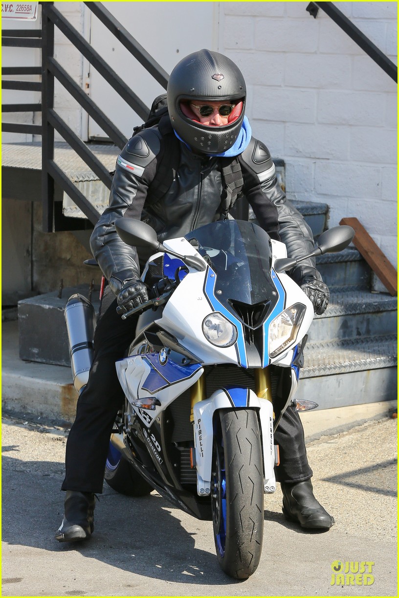 Bradley Cooper: 'Untitled Cameron Crowe Project' Shoots in Fall!: Photo ...