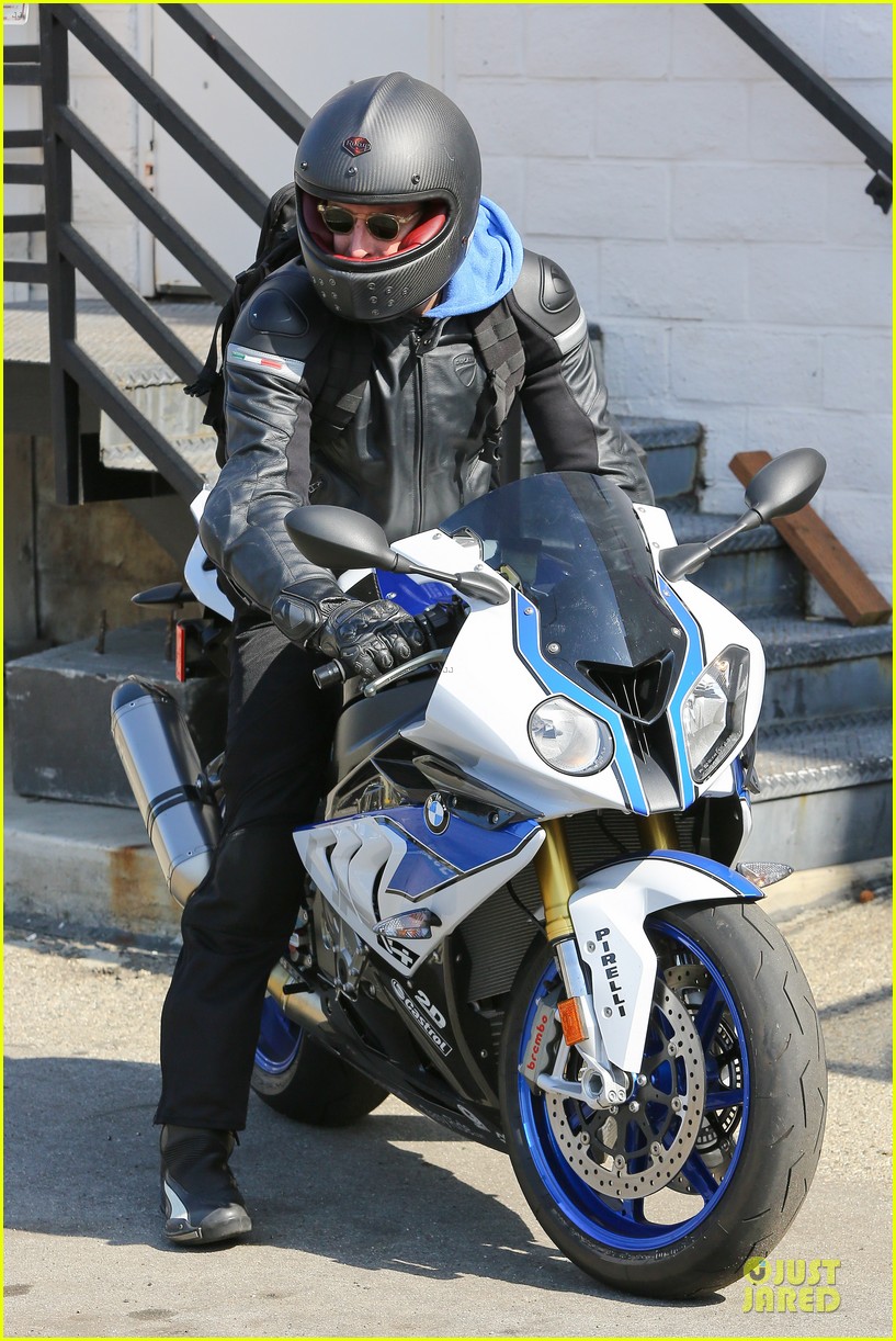 Bradley Cooper: 'Untitled Cameron Crowe Project' Shoots in Fall!: Photo ...