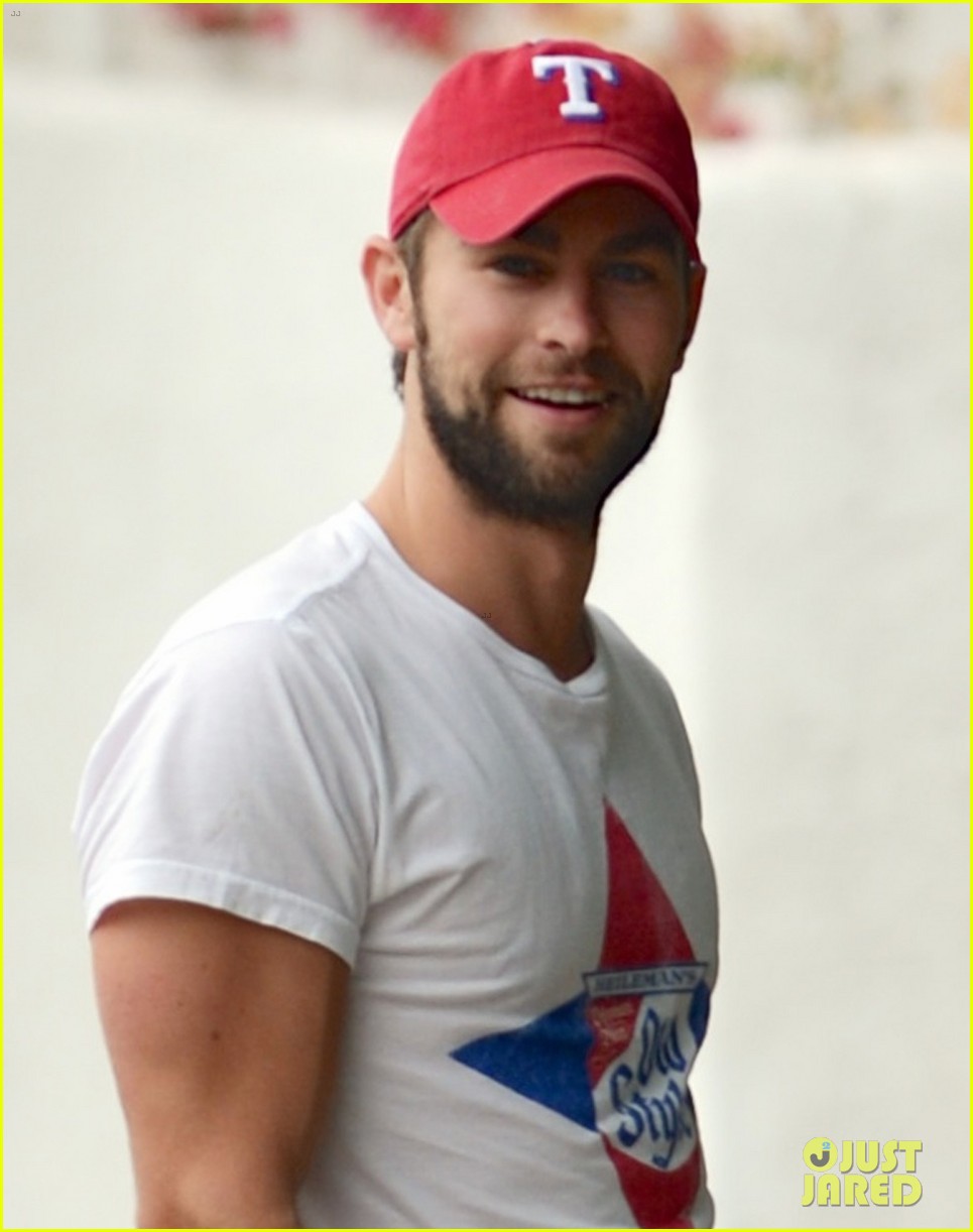 Chace Crawford: Bulging Biceps in Studio City!: Photo 2908201 | Chace ...