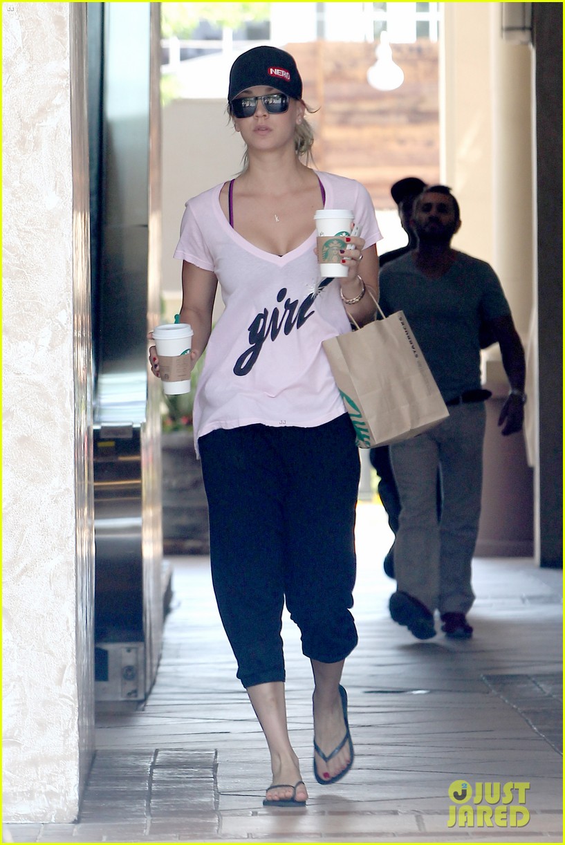 Kaley Cuoco: Saturday Morning Coffee Run for Two: Photo 2904945 | Kaley ...