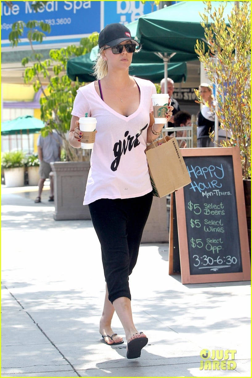 Kaley Cuoco: Saturday Morning Coffee Run for Two: Photo 2904946 | Kaley ...