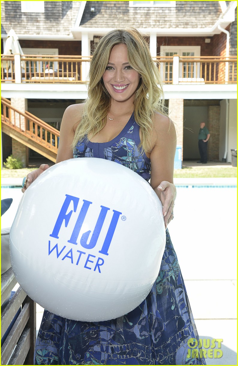 Hilary Duff: Fiji Water Days of Summer Host: Photo 2913759 | Hilary ...