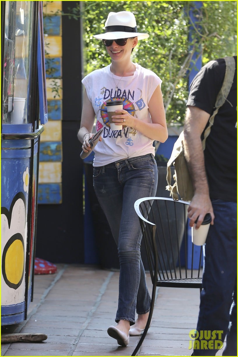 Anne Hathaway: 'Rio 2' Teaser Trailer - Watch Now!: Photo 2915741 | Anne Hathaway Photos | Just ...