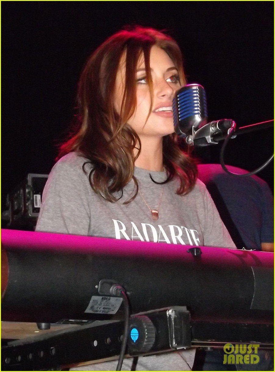 Aly & AJ Michalka: 78Violet's Backstage Concert Pics (Exclusive): Photo ...