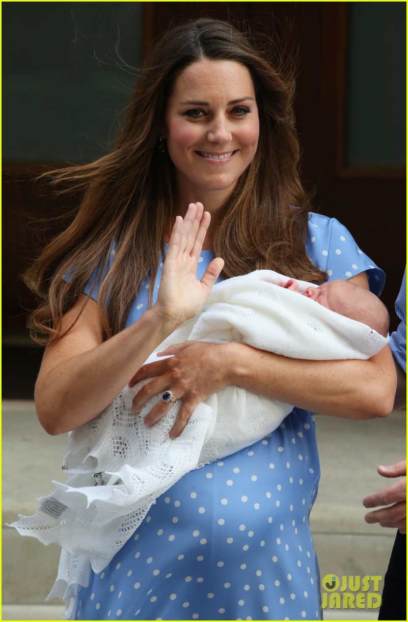 Royal Baby First Photos with Kate Middleton & Prince William: Photo ...