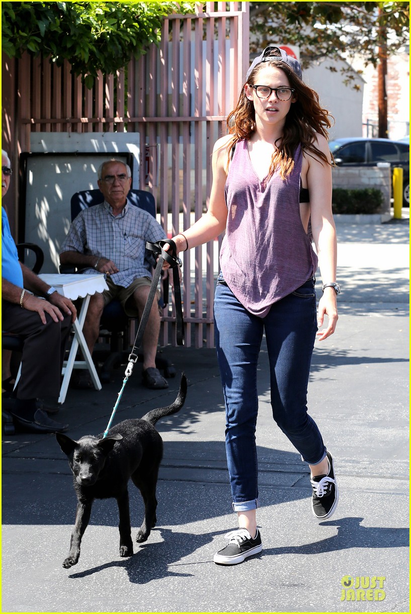 Kristen Stewart: Bra Revealing Walk with New Puppy!: Photo 2920417 ...