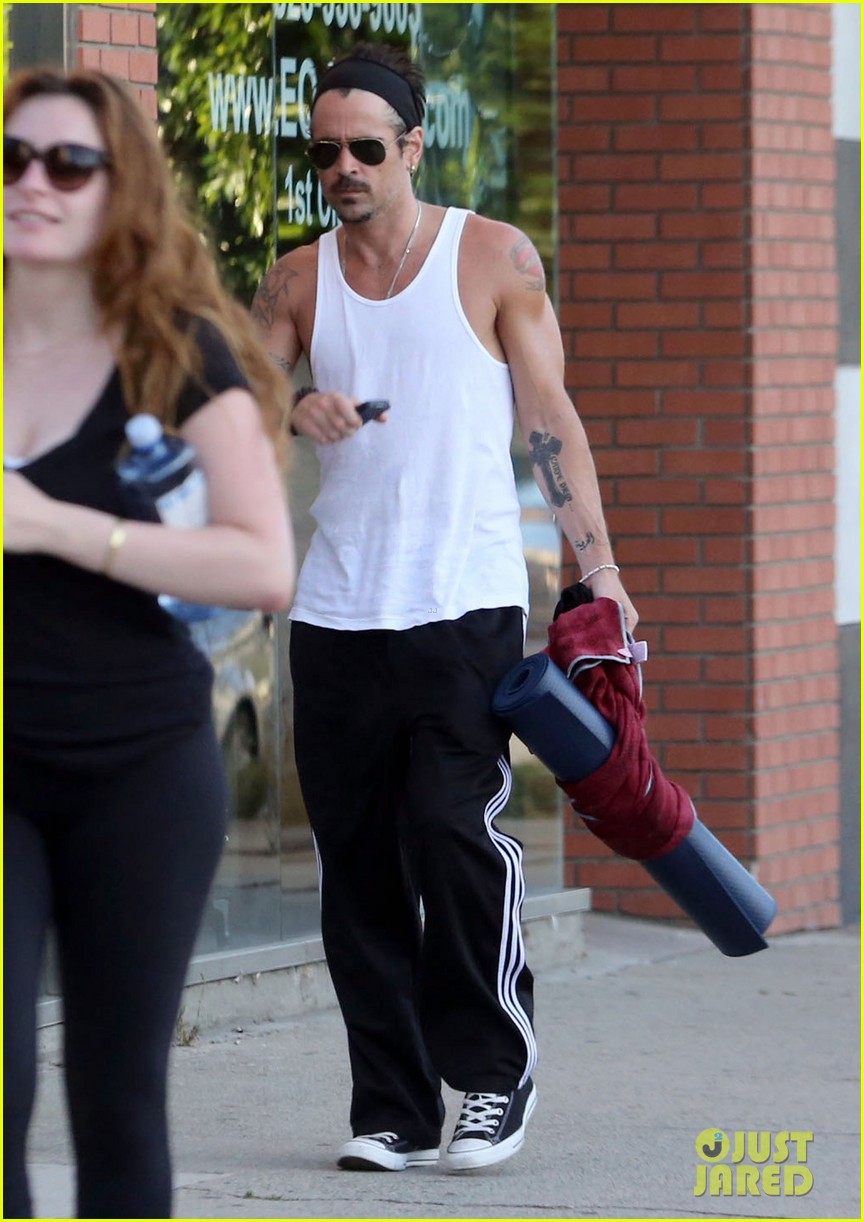 Colin Farrell: Bulging Biceps at Yoga Class!: Photo 2923784 | Colin ...