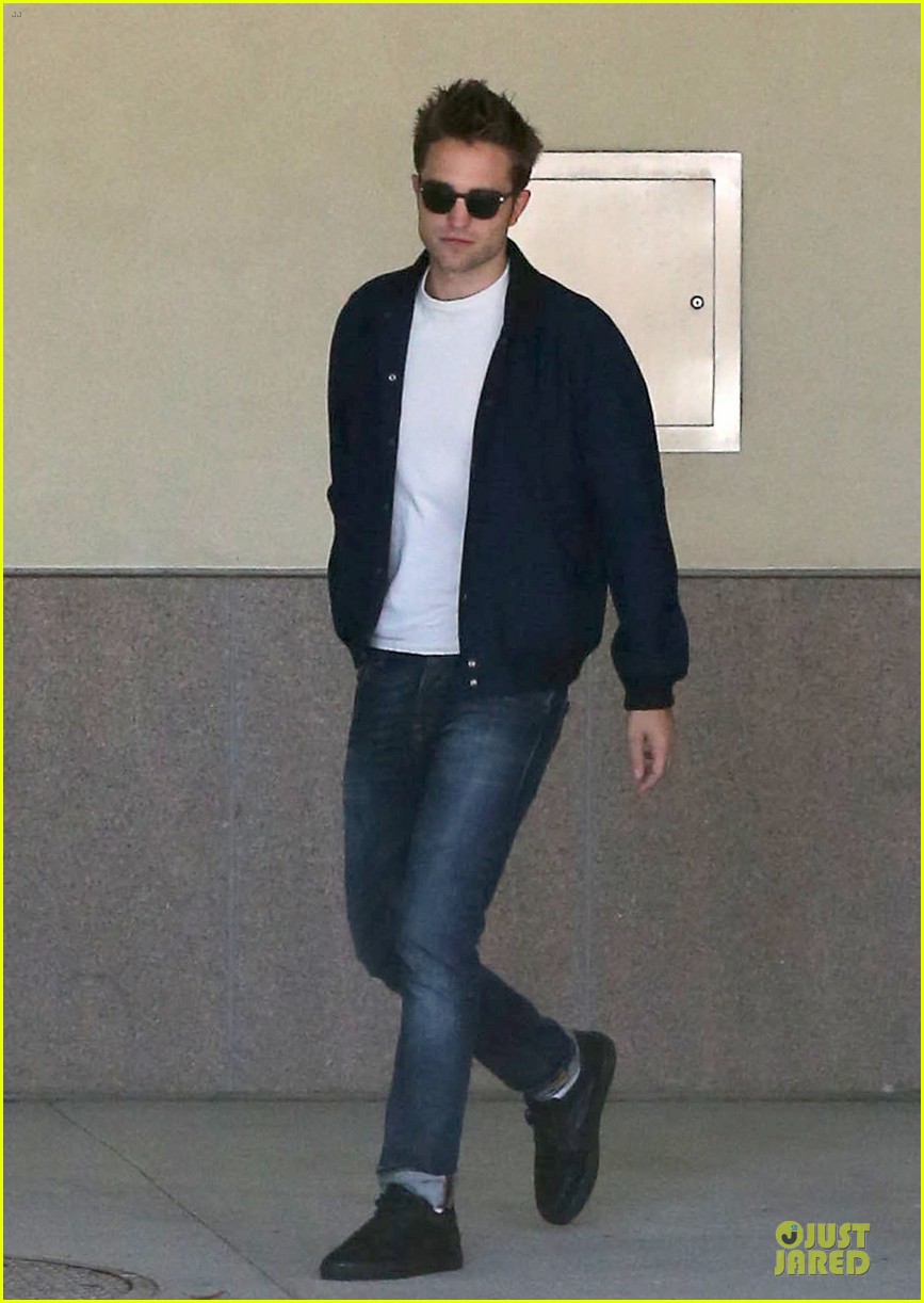 Robert Pattinson: Cool Office Building Exit!: Photo 2931583 | Robert ...