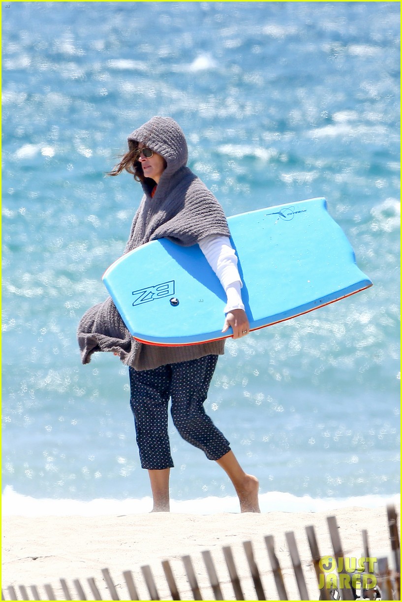 Julia Roberts: Family Beach Day with Shirtless Danny Moder!: Photo ...