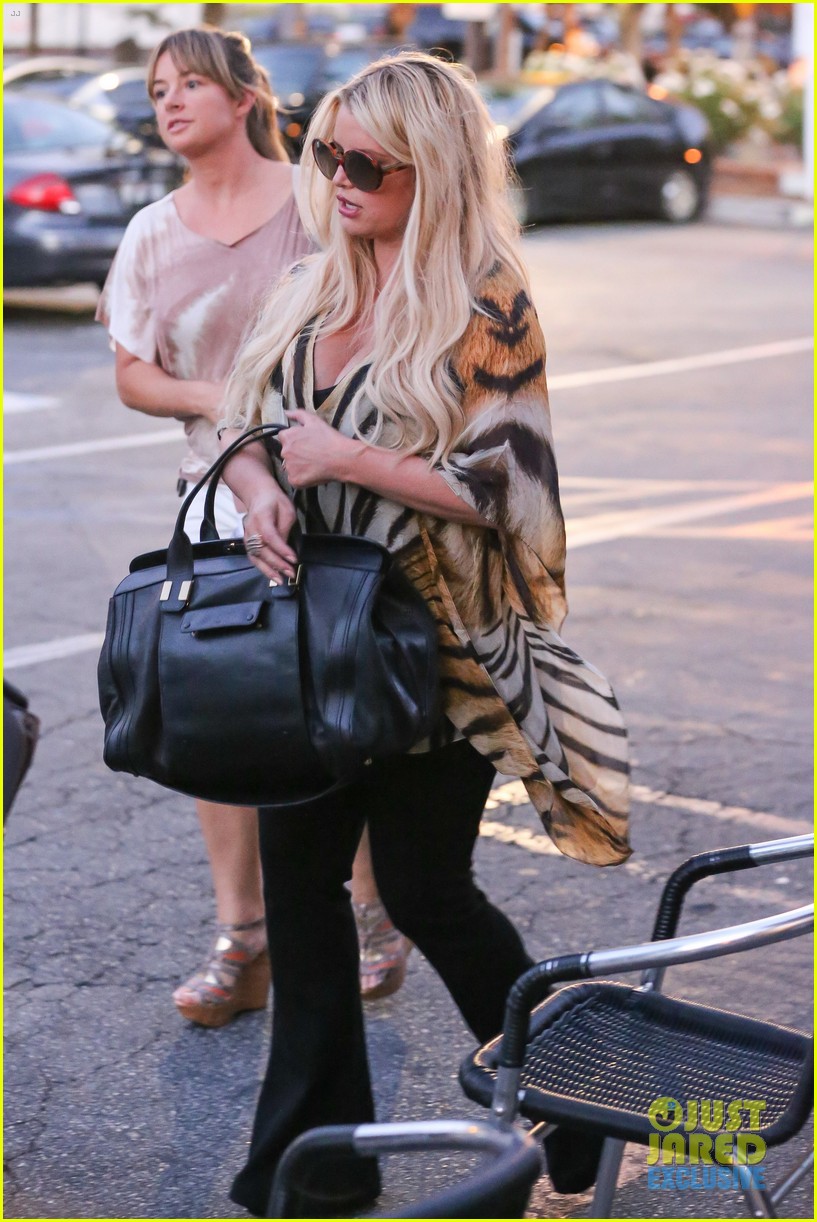 Jessica Simpson Steps Out After Debuting Baby Ace's First Pic!: Photo ...