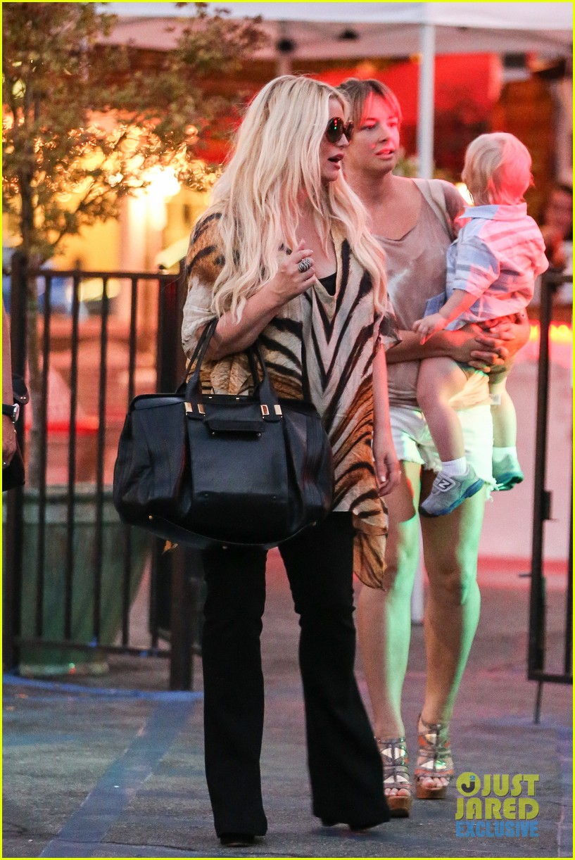 Jessica Simpson Steps Out After Debuting Baby Ace's First Pic!: Photo ...