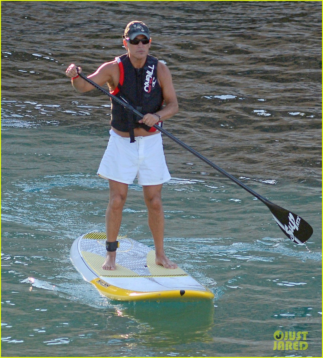 Bruce Springsteen Goes Shirtless, Shows Off Fit Body in Spain: Photo ...