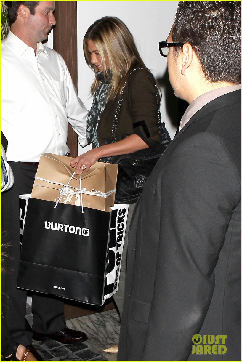 Jennifer Aniston: Not Pregnant!: Photo 2954682 | Jennifer Aniston ...