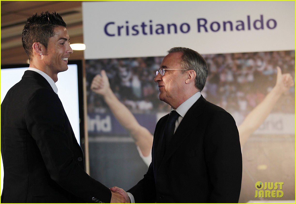 Cristiano Ronaldo Signs New Five-Year Deal with Real Madrid: Photo ...
