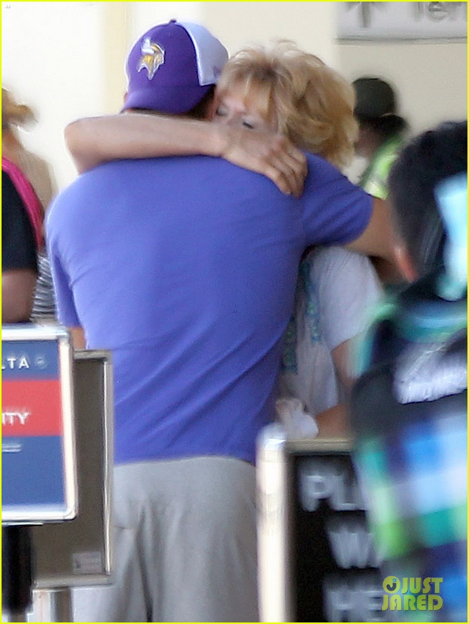 Josh Duhamel Embraces New Meaning of 'DILF': Photo 2949512 | Josh ...