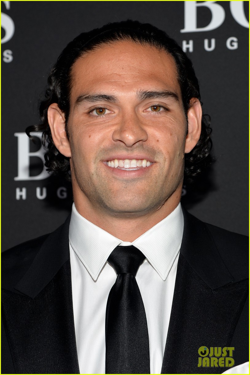 Liam Hemsworth Makes First Official Post-Split Appearance: Photo ...