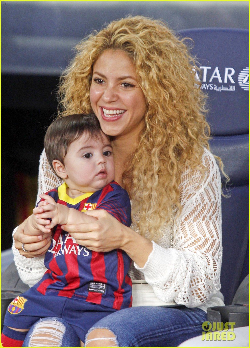 Shakira & Baby Milan Cheer on Gerard Pique!: Photo 2952845 | Celebrity ...