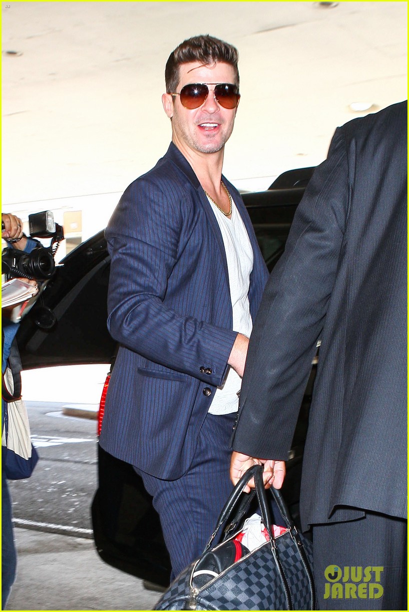 Robin Thicke Talks VMAs Performance with Miley Cyrus: Photo 2951200 ...