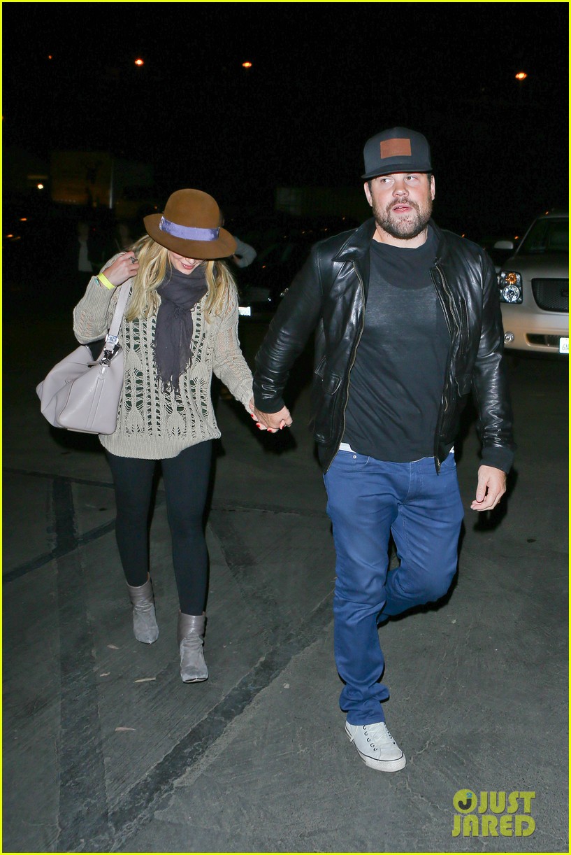 Hilary Duff & Mike Comrie: John Mayer Concert Couple!: Photo 2967371 ...