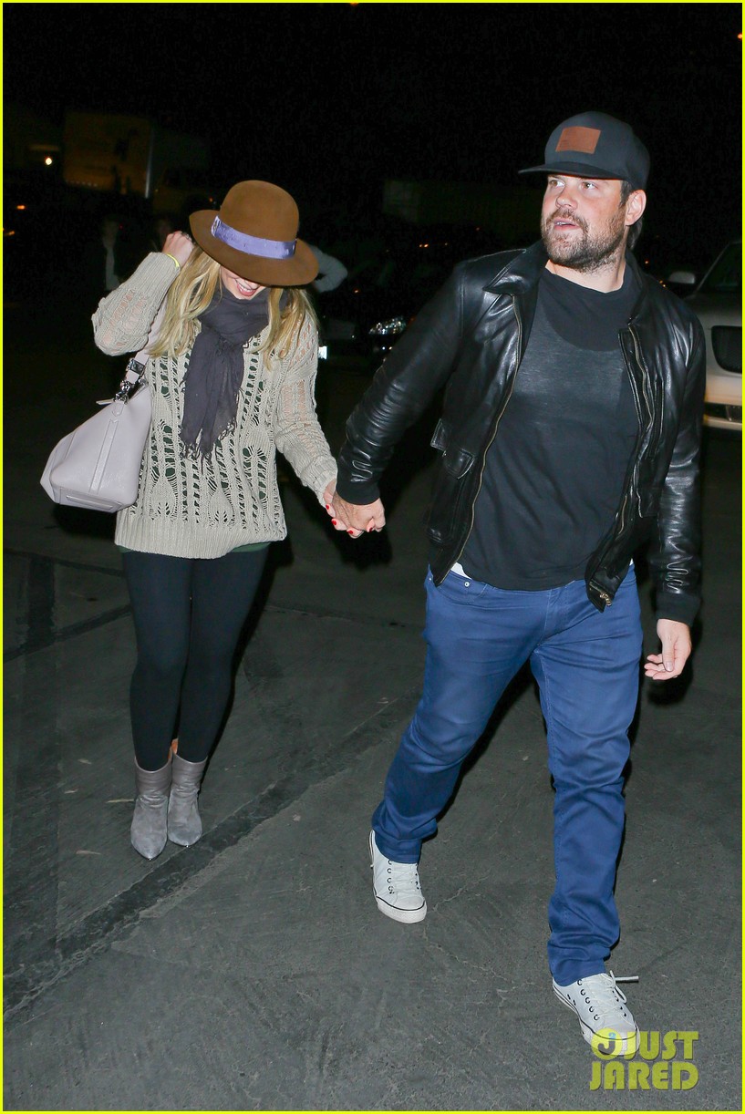 Hilary Duff & Mike Comrie: John Mayer Concert Couple!: Photo 2967373 ...