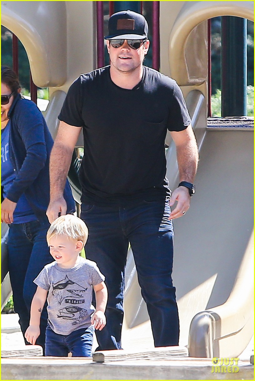 Hilary Duff: Mike Comrie Slides with Luca!: Photo 2970394 | Celebrity ...