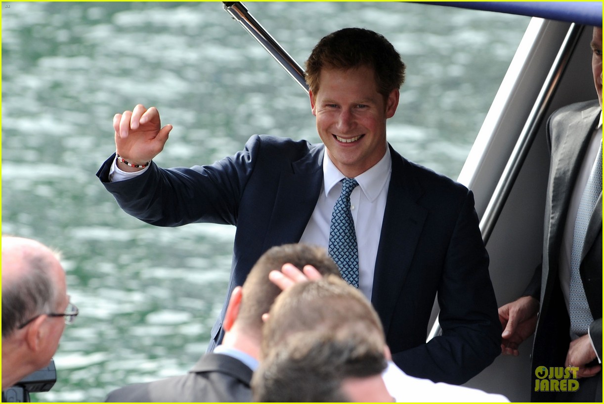 Prince Harry Departs Sydney Airport for Australian City Perth!: Photo ...