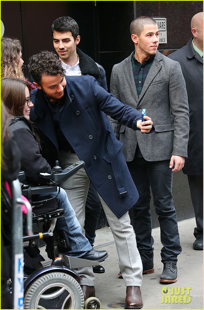 Jonas Brothers Break-Up: Nick, Joe, & Kevin Reunite to Explain on 'GMA ...