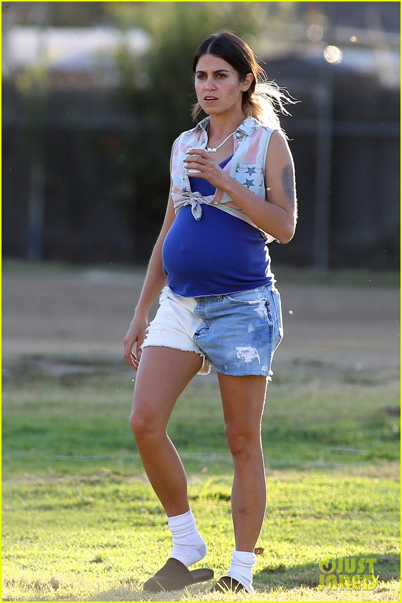 Nikki Reed: Fake Baby Bump for 'Scout' Movie!: Photo 2983129 | Nikki ...
